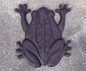 A Rustic Garden: Design A Beautiful Patio With Cast Iron Stepping Stones