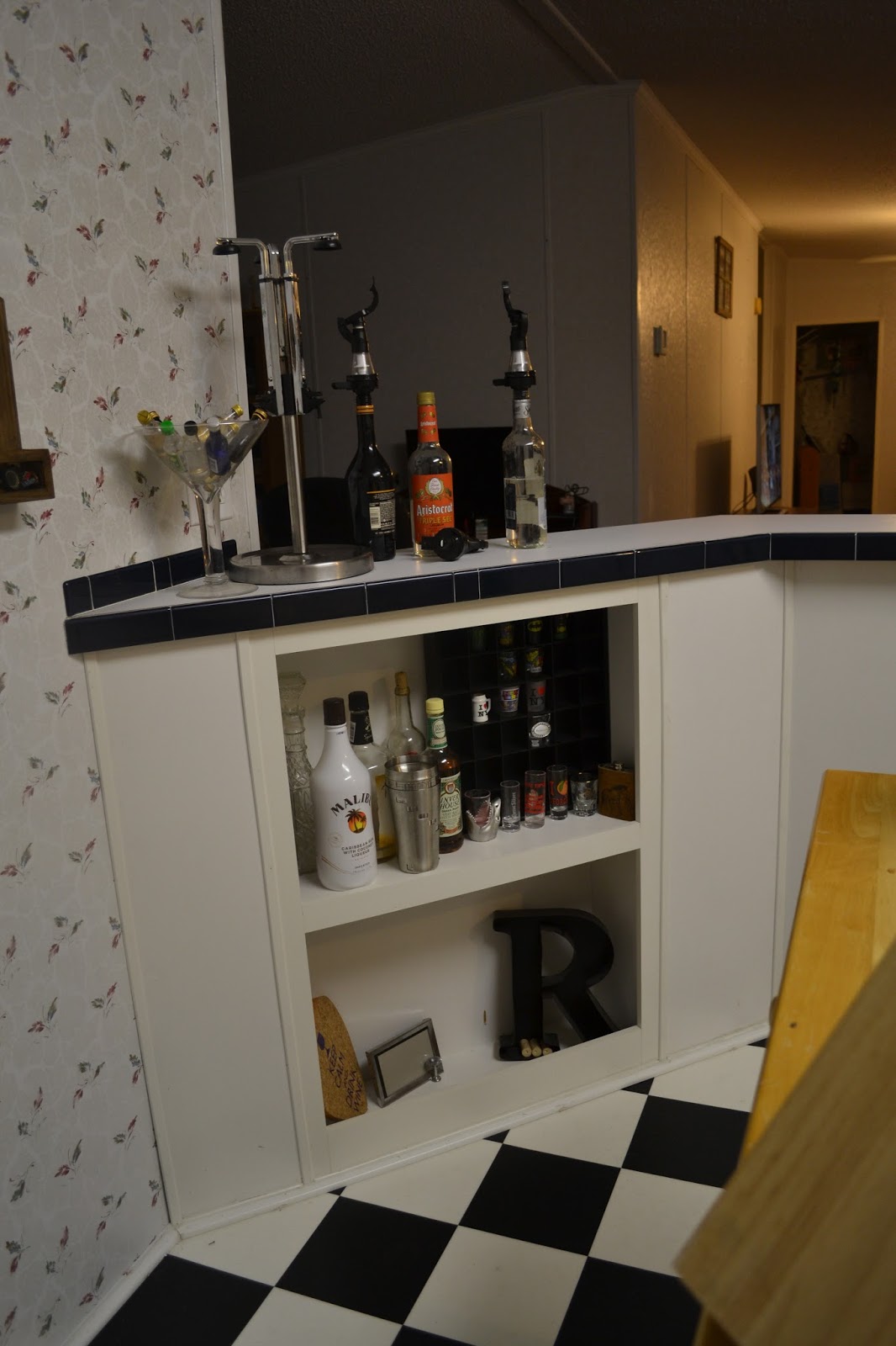 Lindsey Rutherford Blog: Richlands Rental - Kitchen and Dining Room