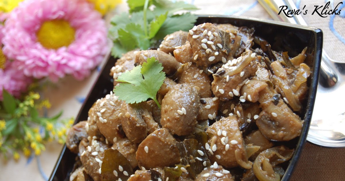 Kaarasaaram: Mushroom Curry Leaf Masala