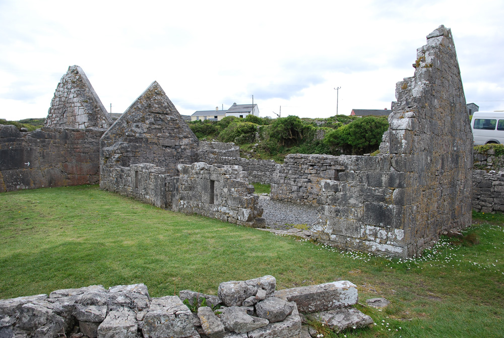 Footloose with Diana: Inis Mór - The Seven Churches