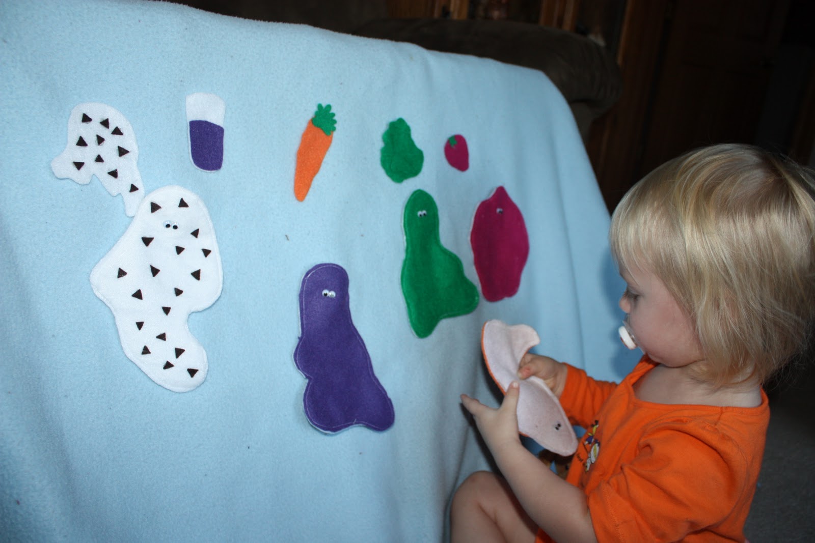 Living a Little: Five Little Ghosts Feltboard Story