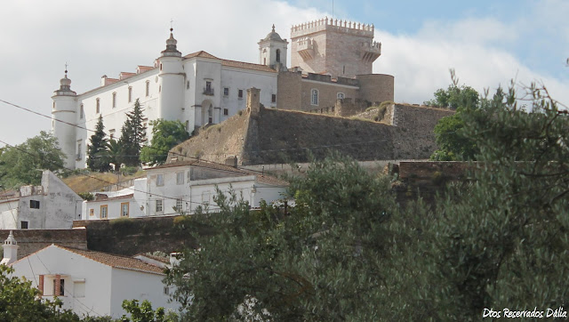 ALENTEJO-TERRA E GENTE: CASTELO DE ESTREMOZ