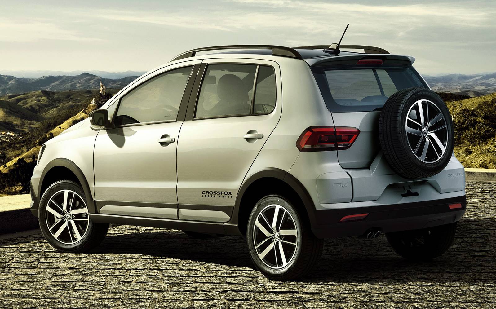 Volkswagen CrossFox 2017 Urban White: fotos e detalhes | CAR.BLOG.BR