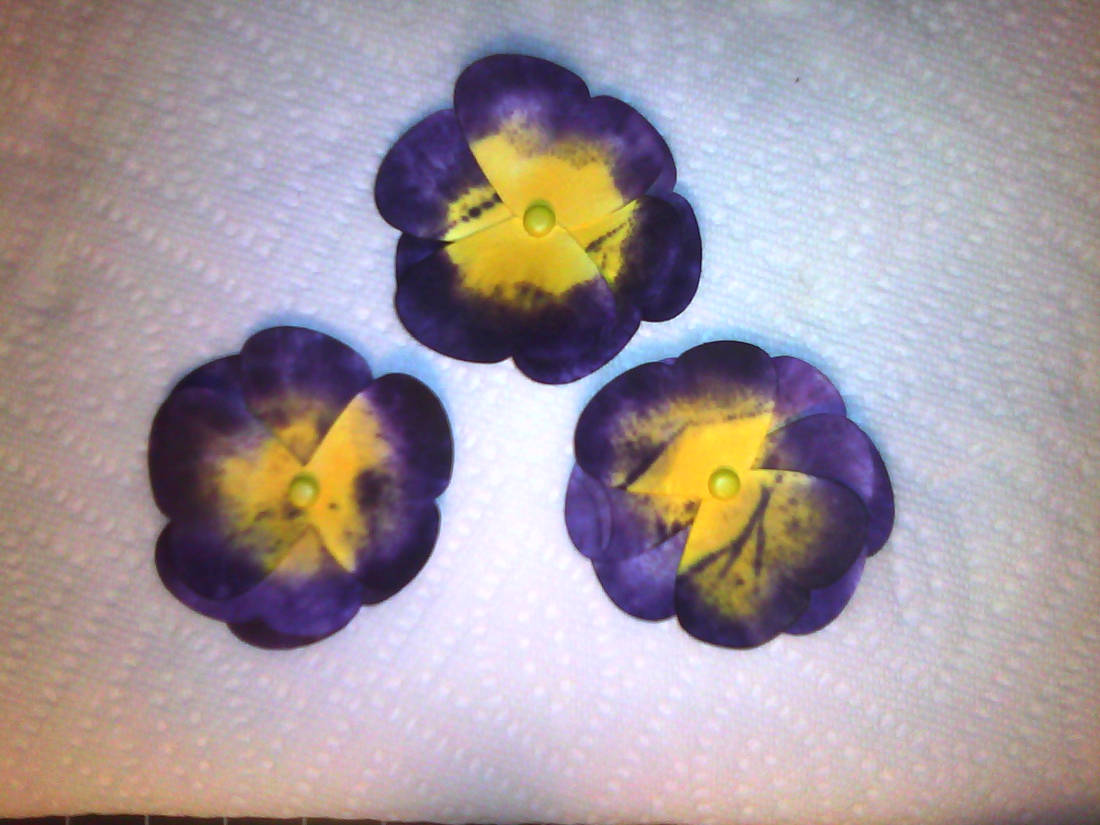 sistochris Scrapbooking and Paper Crafts: Butterfly Punch Pansy Tutorial