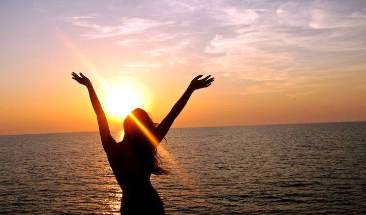 Rebecca Leão Mas é Claro Que O Sol Vai Voltar Amanhã