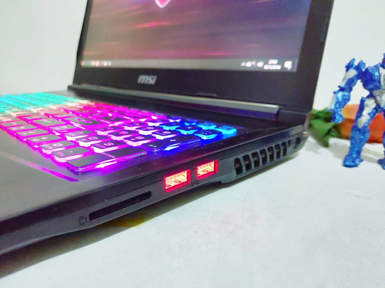 Review MSI GE63 Raider RGB Edition, Notebook Gaming Kenceng