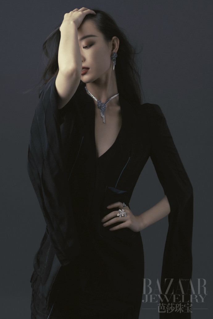 China Entertainment News: Ni Ni covers fashion magazine