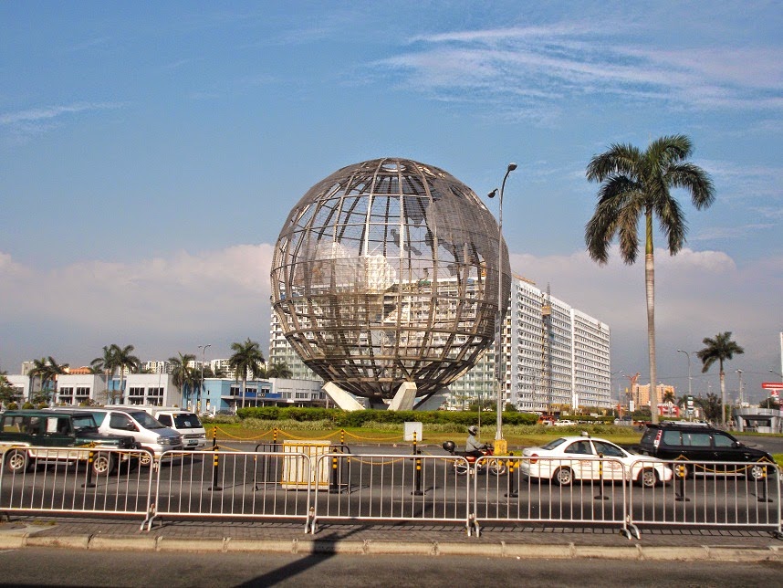 My Metro Manila Photo Blog: SM MALL OF ASIA (MOA), Bay City, Pasay ...