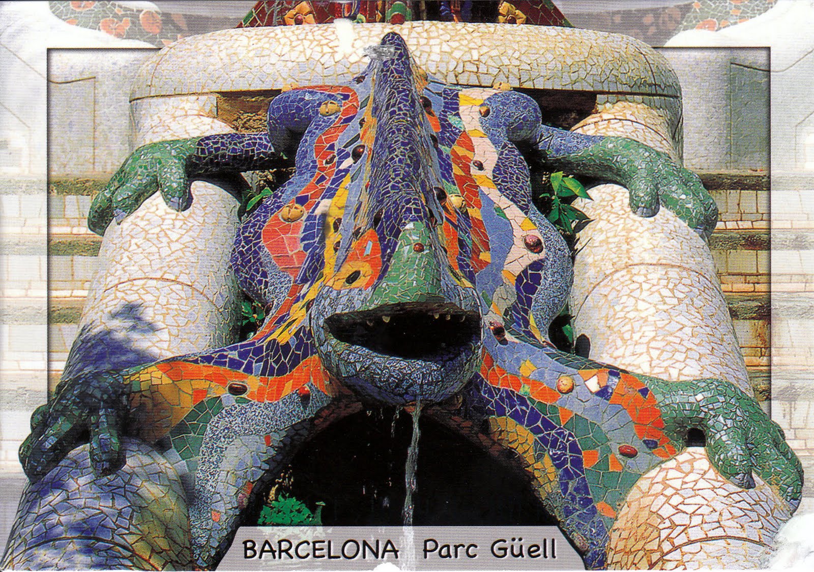 Little Red Mail Box: gaudi dragon