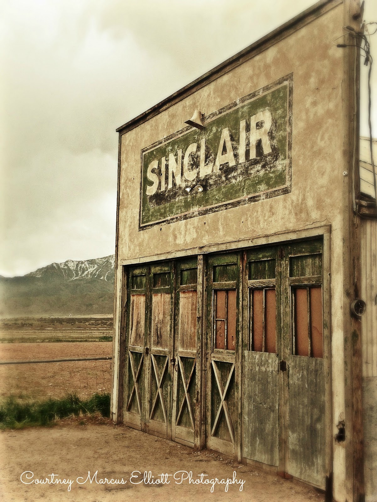 Courtney Marcus Elliott Photography: Sinclair Building, Elberta Utah