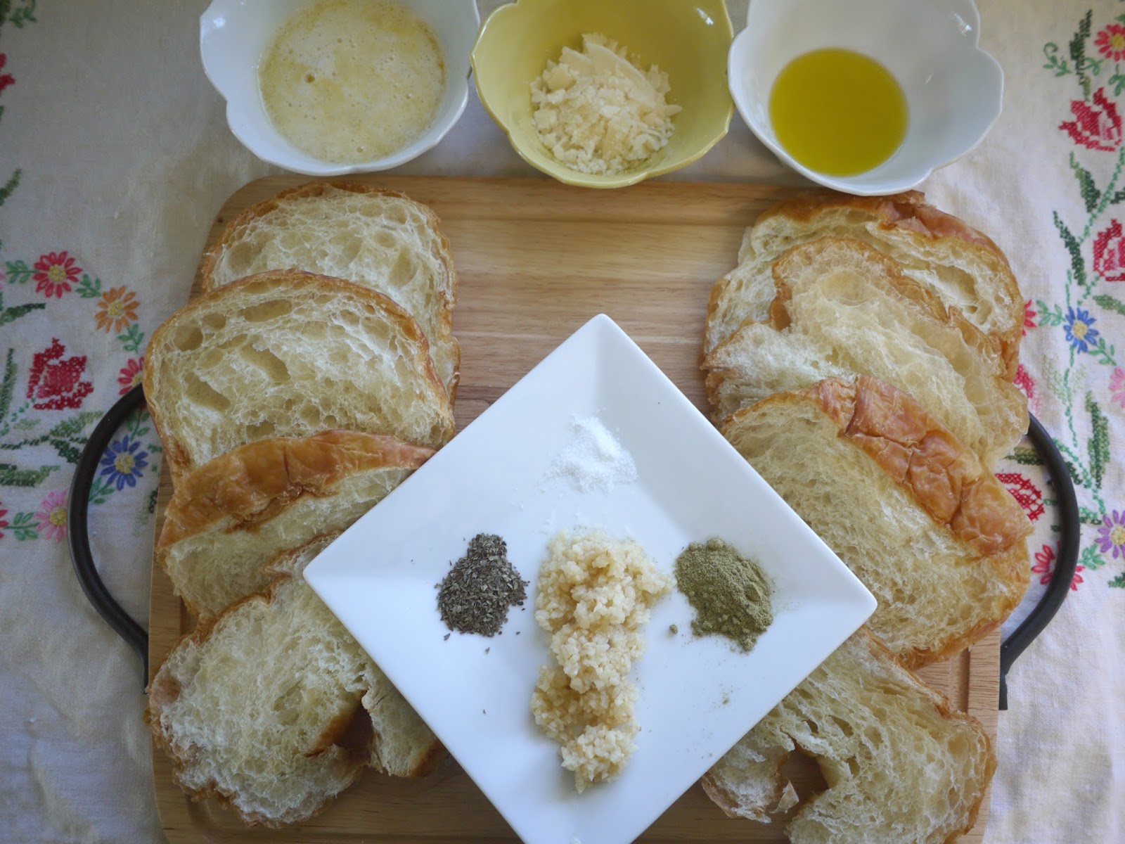 Recipe Rave Review: Garlic Bread Crossaints | THRIVING WIVES
