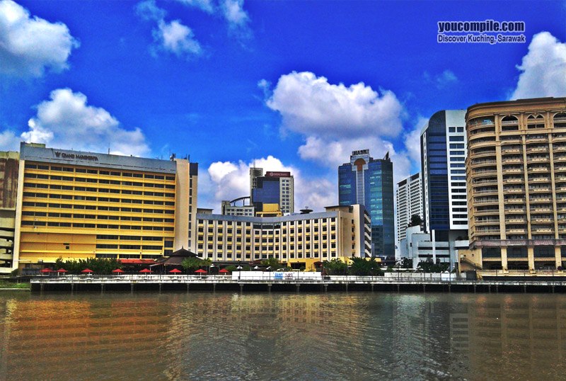 live & uncensored: Kuching with new Malls+Hotels+Buildings