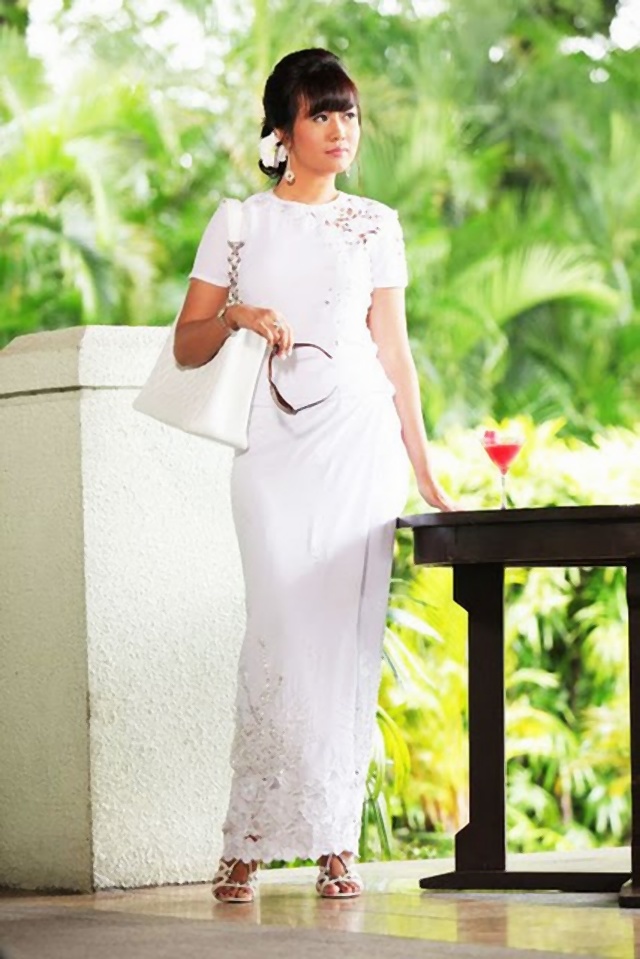 Arloo's Myanmar Model Gallery: Mya Hnin Yee Lwin - Elegant Modern ...