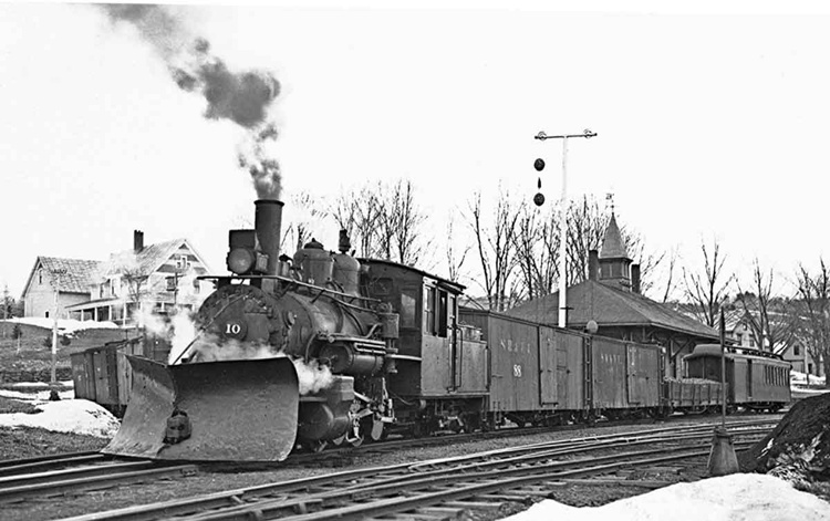 Modeling Maine in Narrow Gauge: A Nice Size SR&RL Train to Model