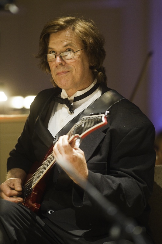 Skinny Devil Magazine: GUITAR GODS: Jon Finn