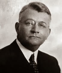 Ralph Nelson Elliott | BIOGRAFIAS SEÑORES DEL DINERO