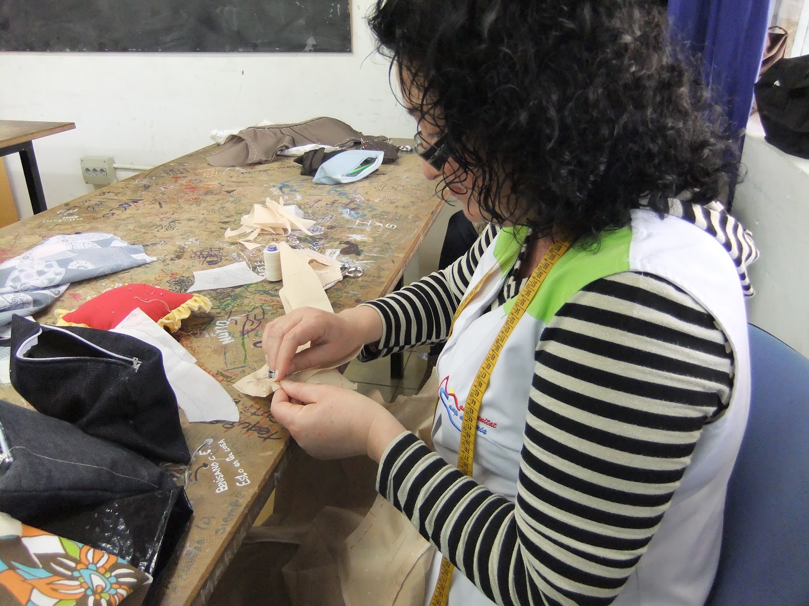 ENTRE TELAS: RECORDANDO; CLASES DE MODISTERIA