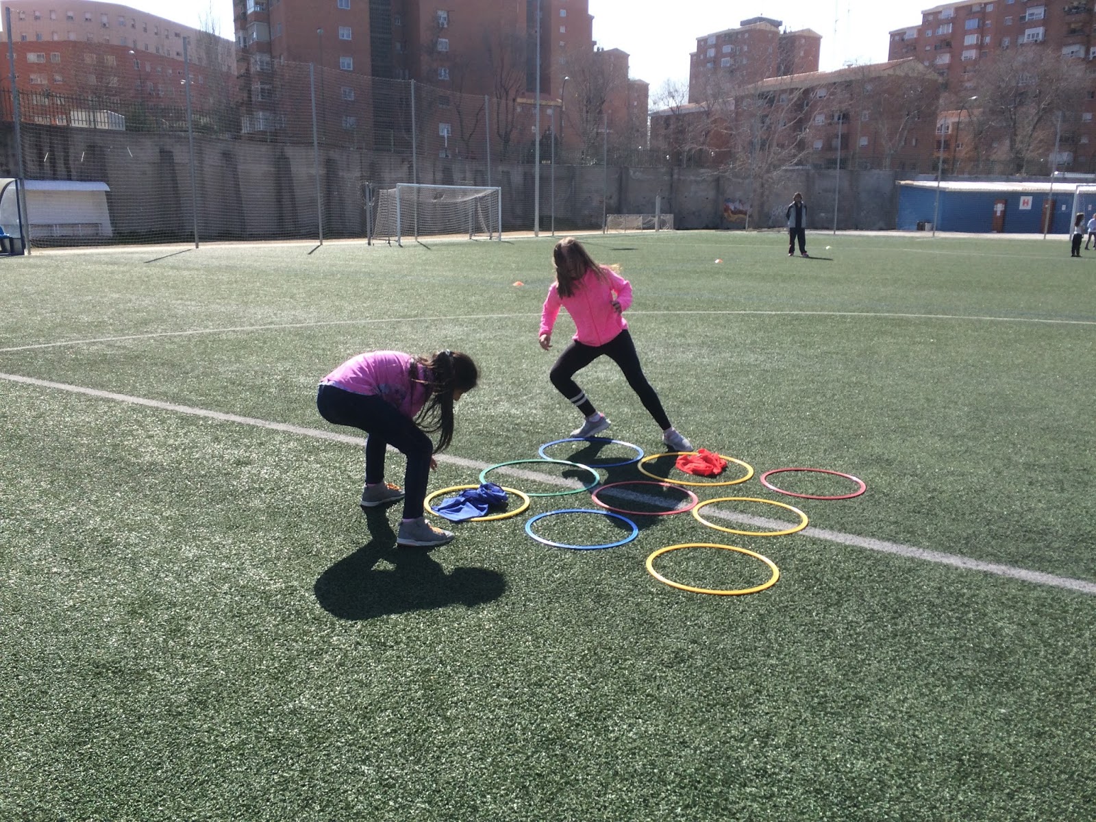 ¡Me lo ha contado un pajarito!: EL TRES EN RAYA