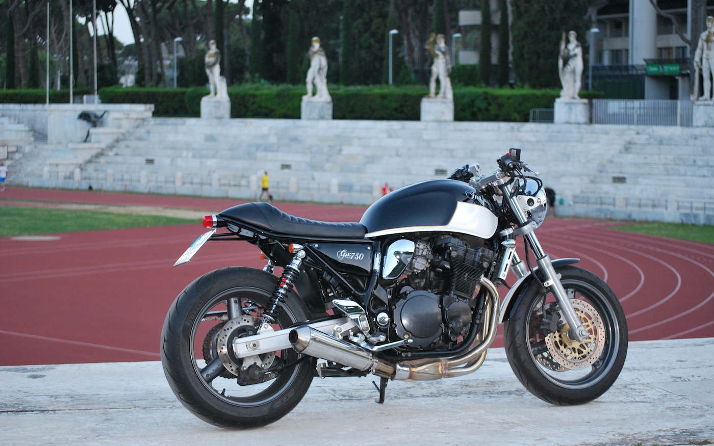Inazuma SLECS by FMW - Inazuma café racer