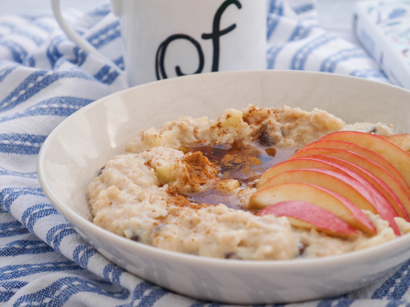 This Muslim Girl Bakes: Cinnamon Apple Porridge.