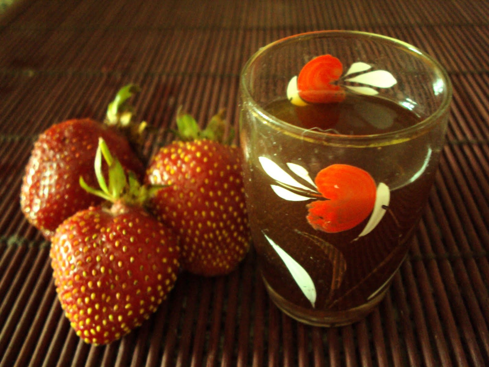 Nárwen's Cuisine - Sabores do Mundo : Licor de Morango