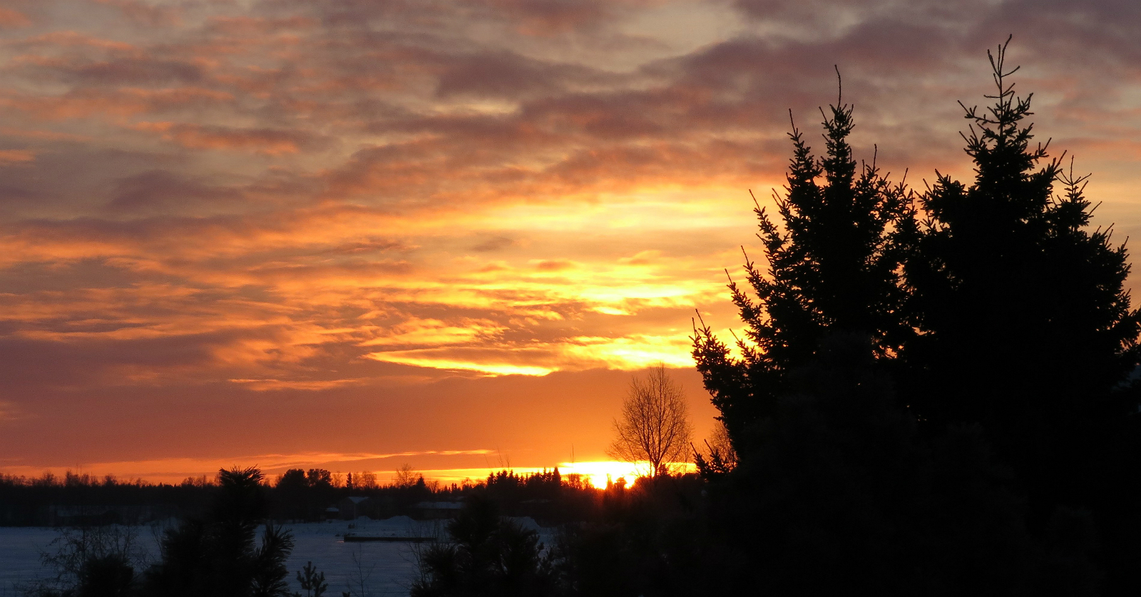 LENS and COVER - PHOTOGRAPHY: First sunset of the year