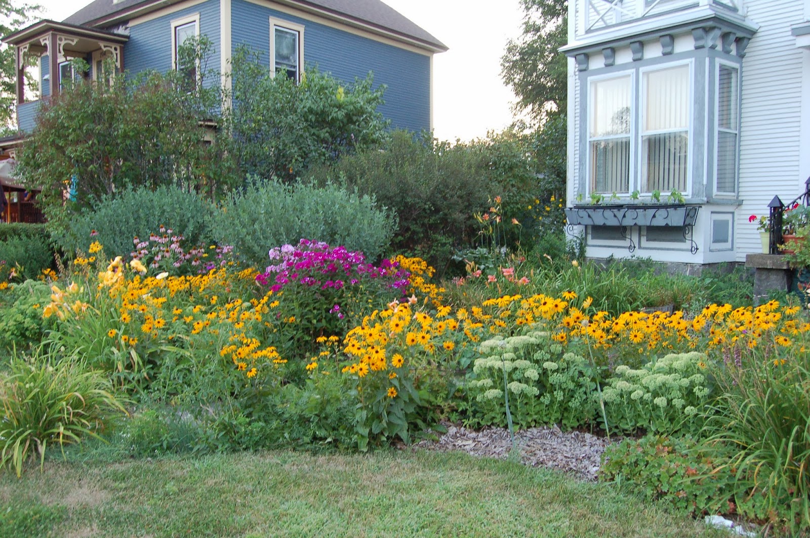 3 Jardins au Québec: Des plates-bandes comestibles et riches en ...