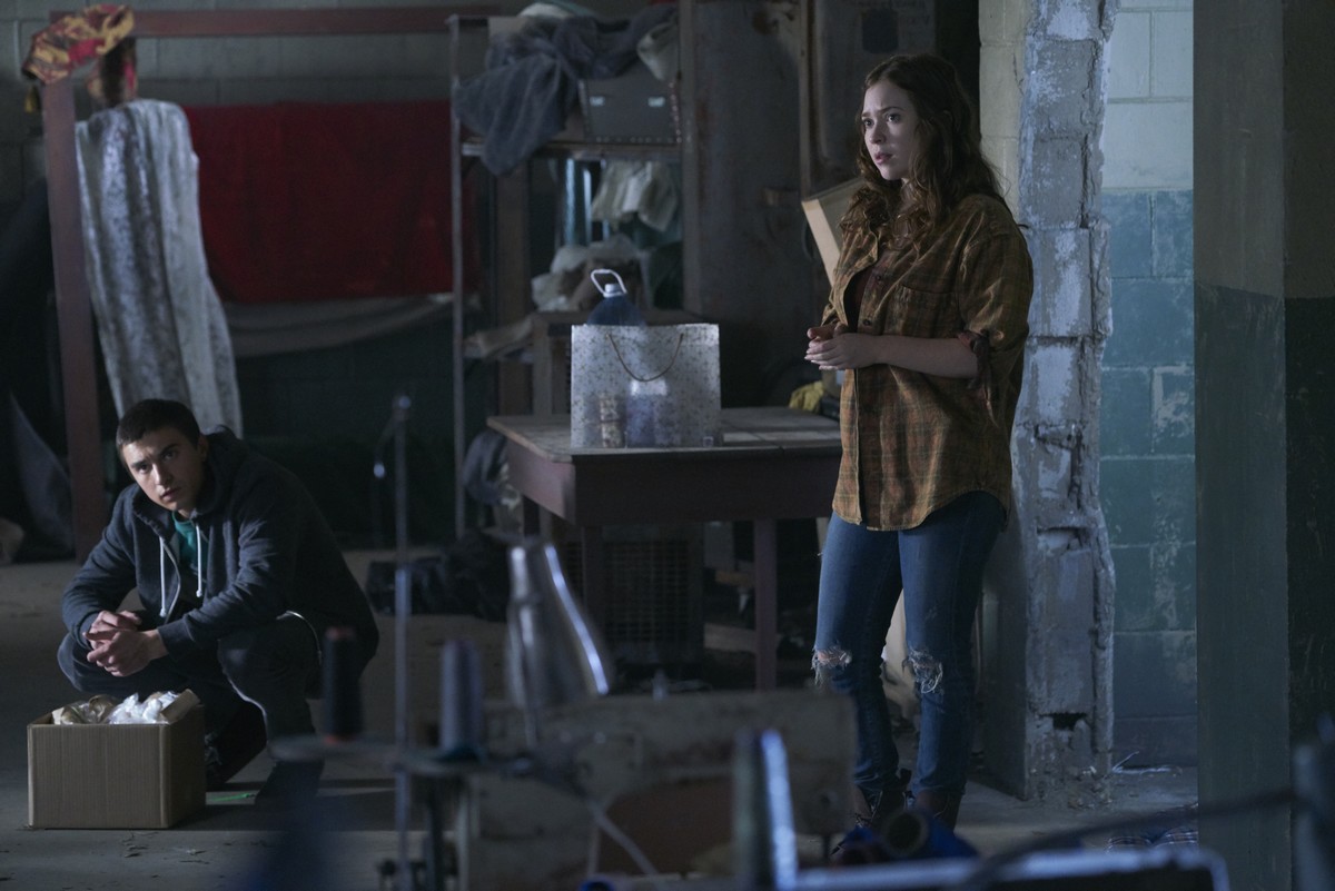 Laura Vandervoort: Bitten Season 3: Episode 3 "Right Behind You ...