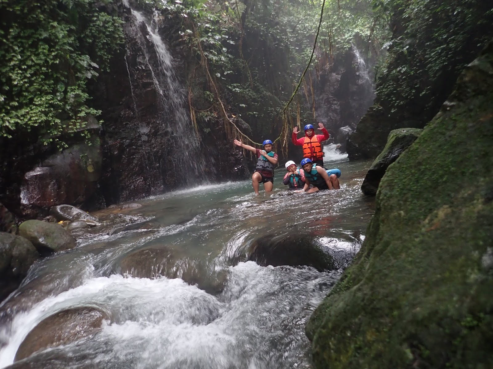 Hunting Curug di Puncak Bagian 4: Curug Pariuk, Curug Naga dan Curug Barong