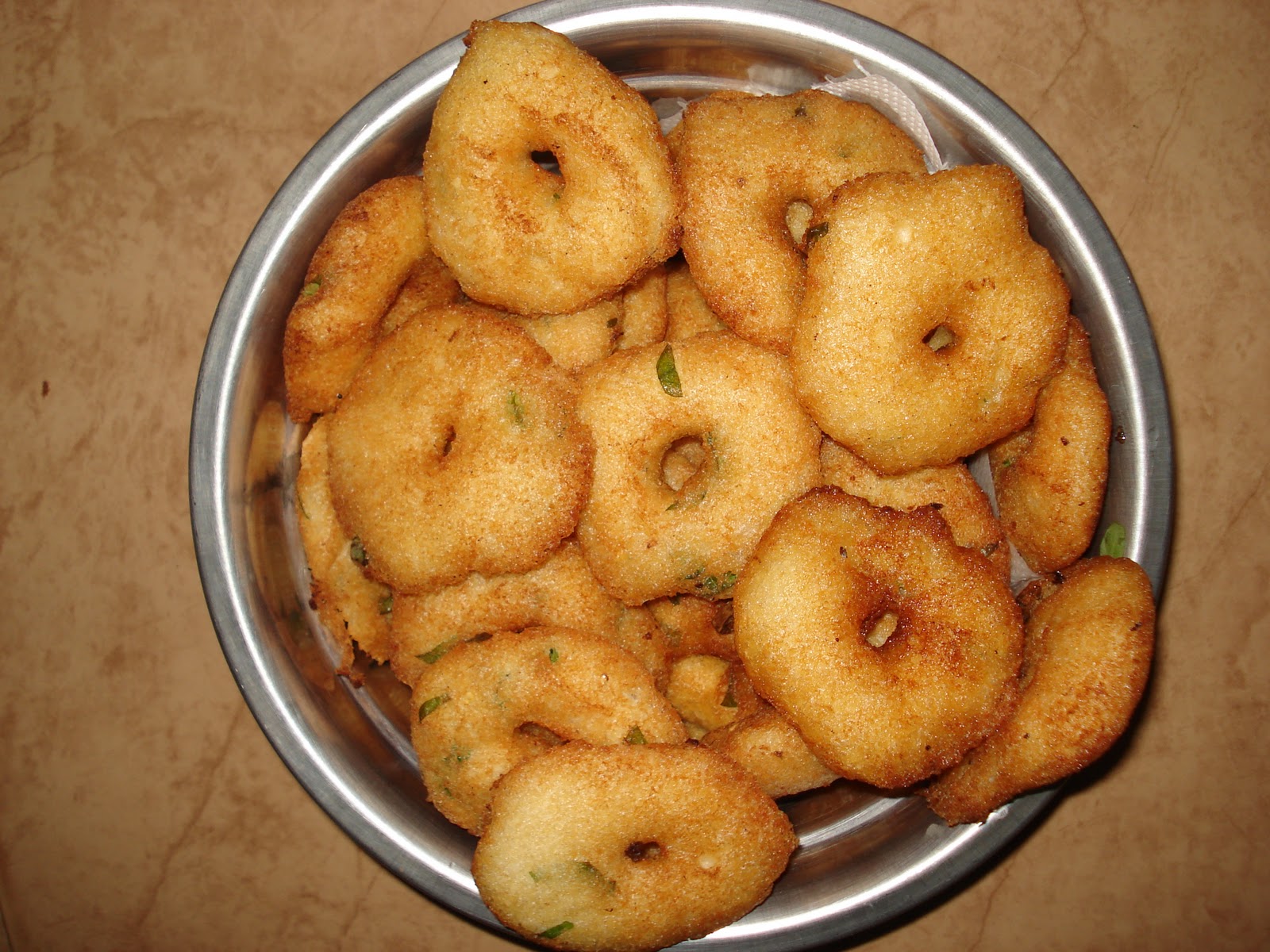 Rani's Kitchen(Buone Ricette): Uzhunnu vada/Urad dal vada