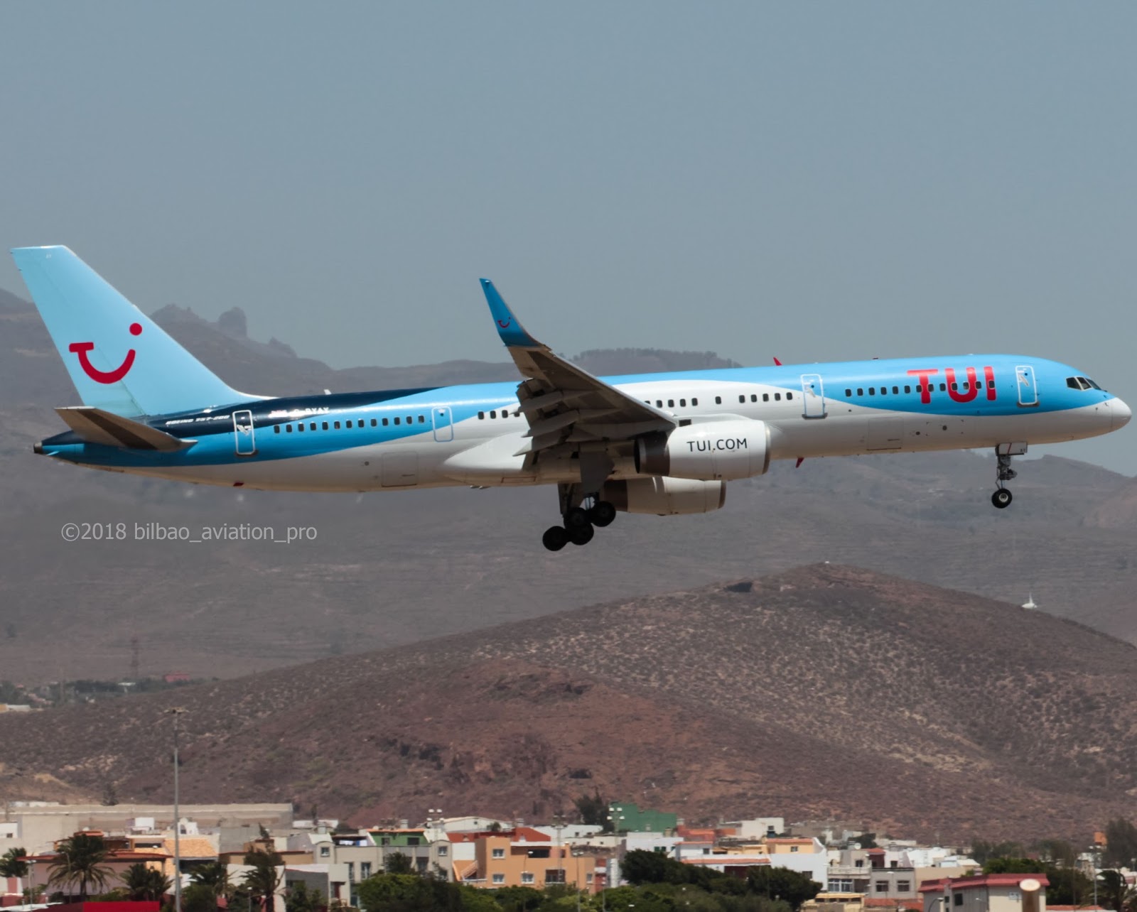 bilbao_aviation_pro: Tui Airways Boeing B757-204 G-BYAY "Aercap"