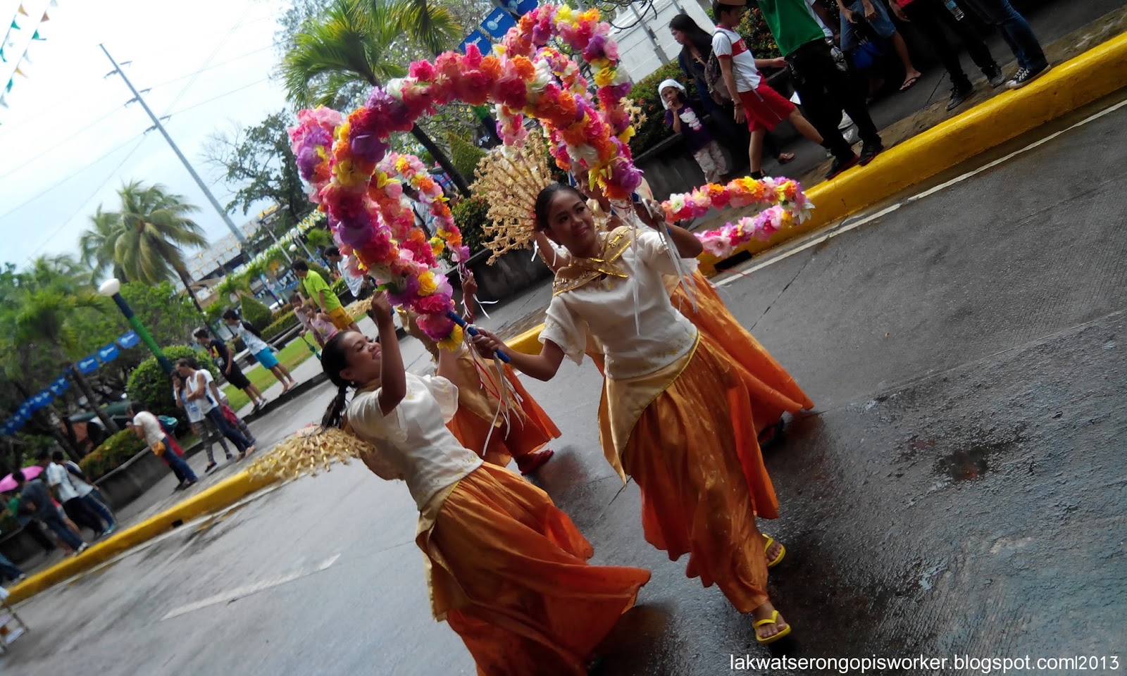 Lakwatserong Opis Worker: PhotoBlog: Singkaban Festival Parade 2013