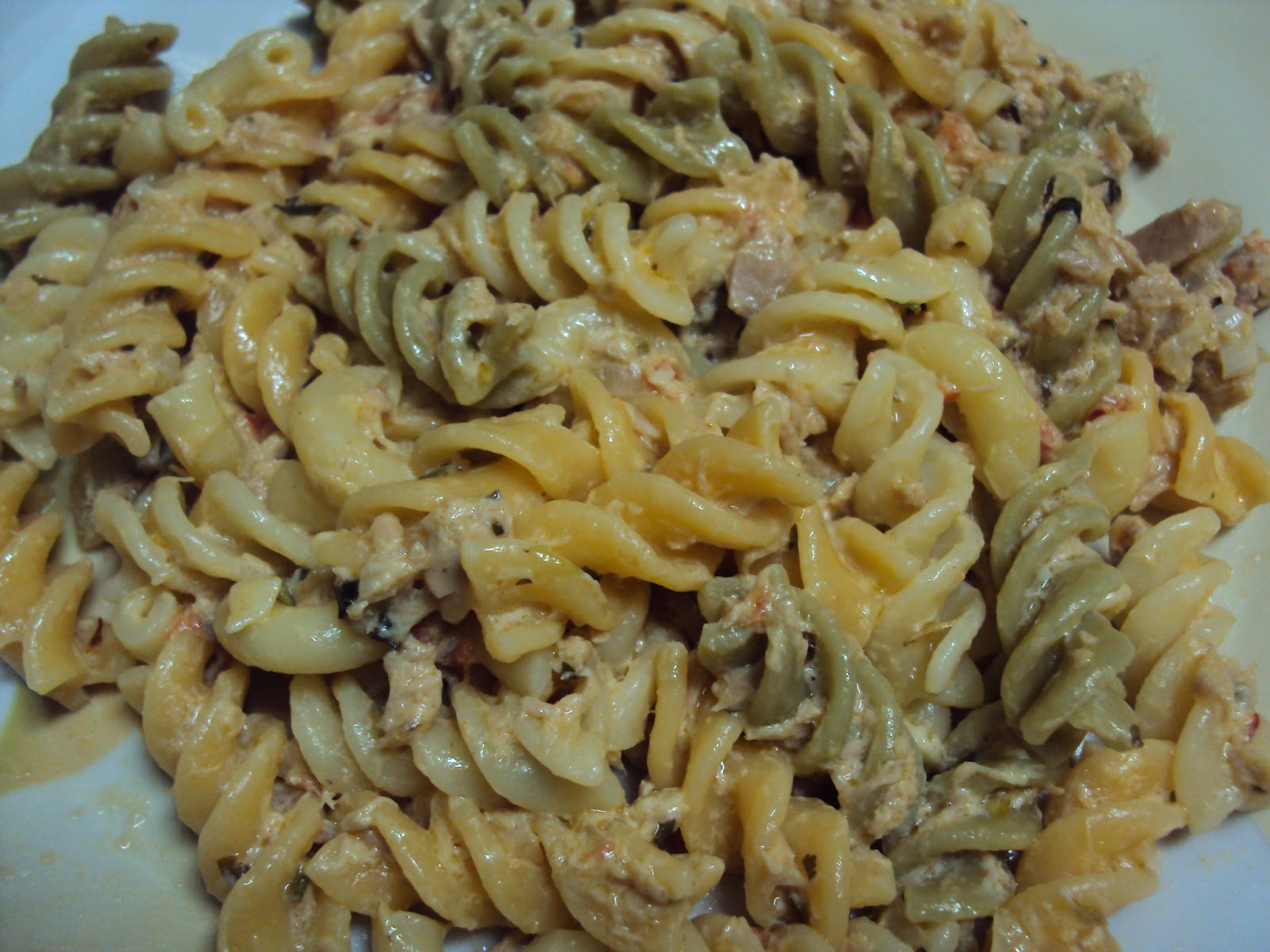 Onda Culinária: Massa Espiral Tricolor com Atum e Natas