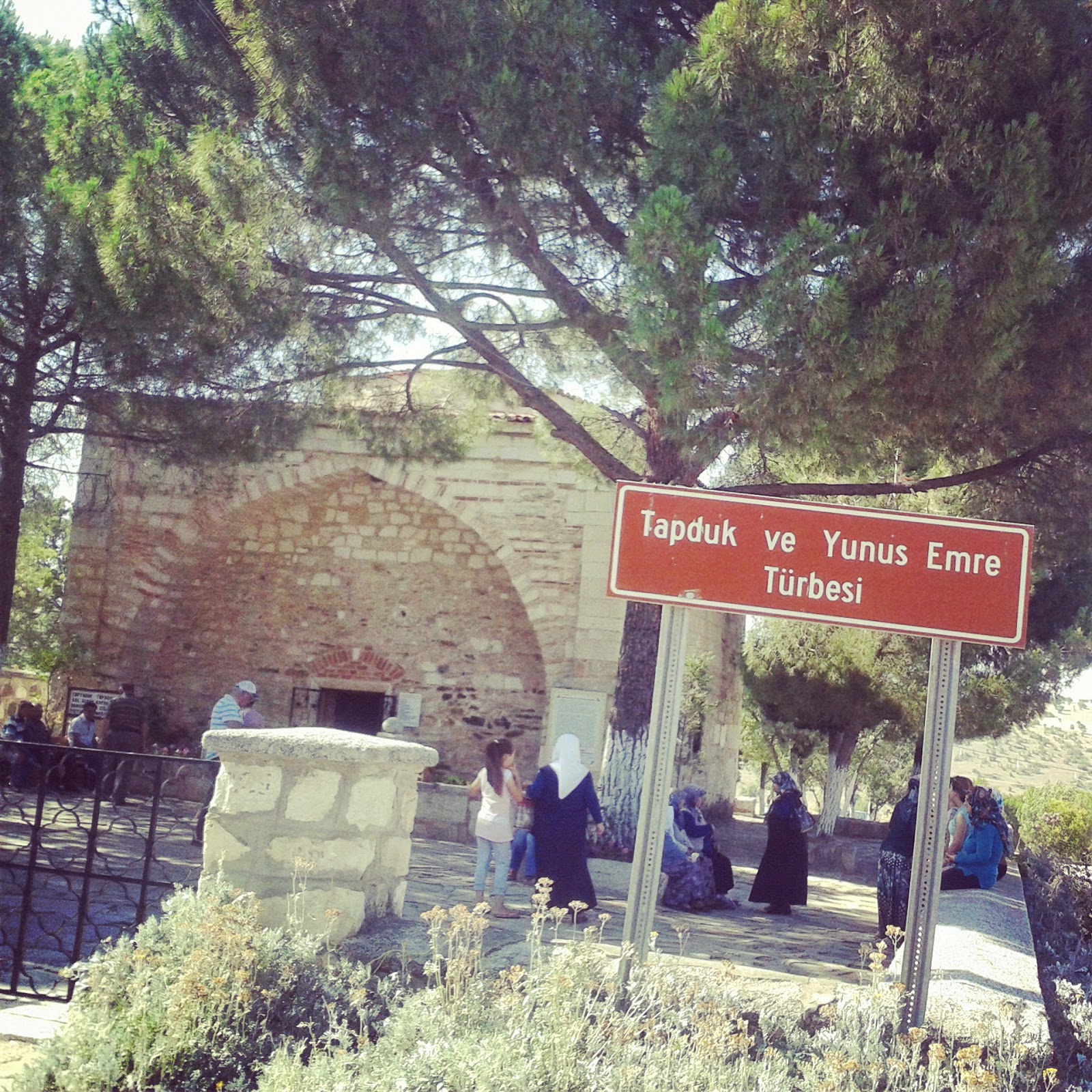 Haydi Gezelim: MANİSA'DA GEZİLECEK YERLER - YUNUS EMRE VE TAPDUK EMRE ...