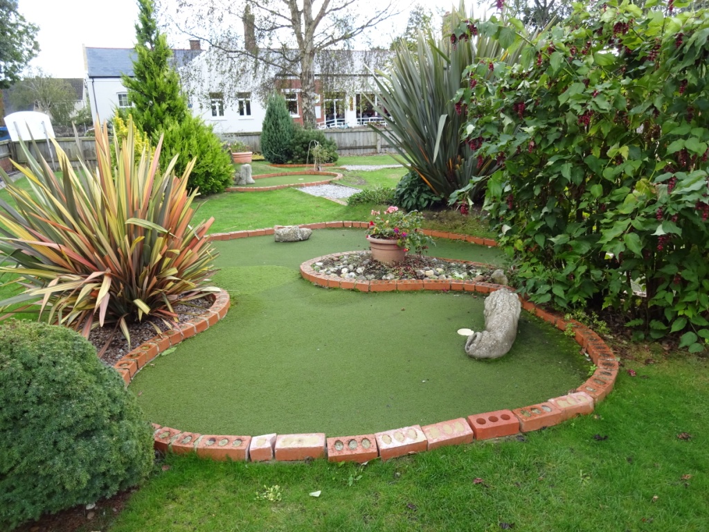 The Ham and Egger Files: Mini Golf at Puckpool Park on the Isle of Wight