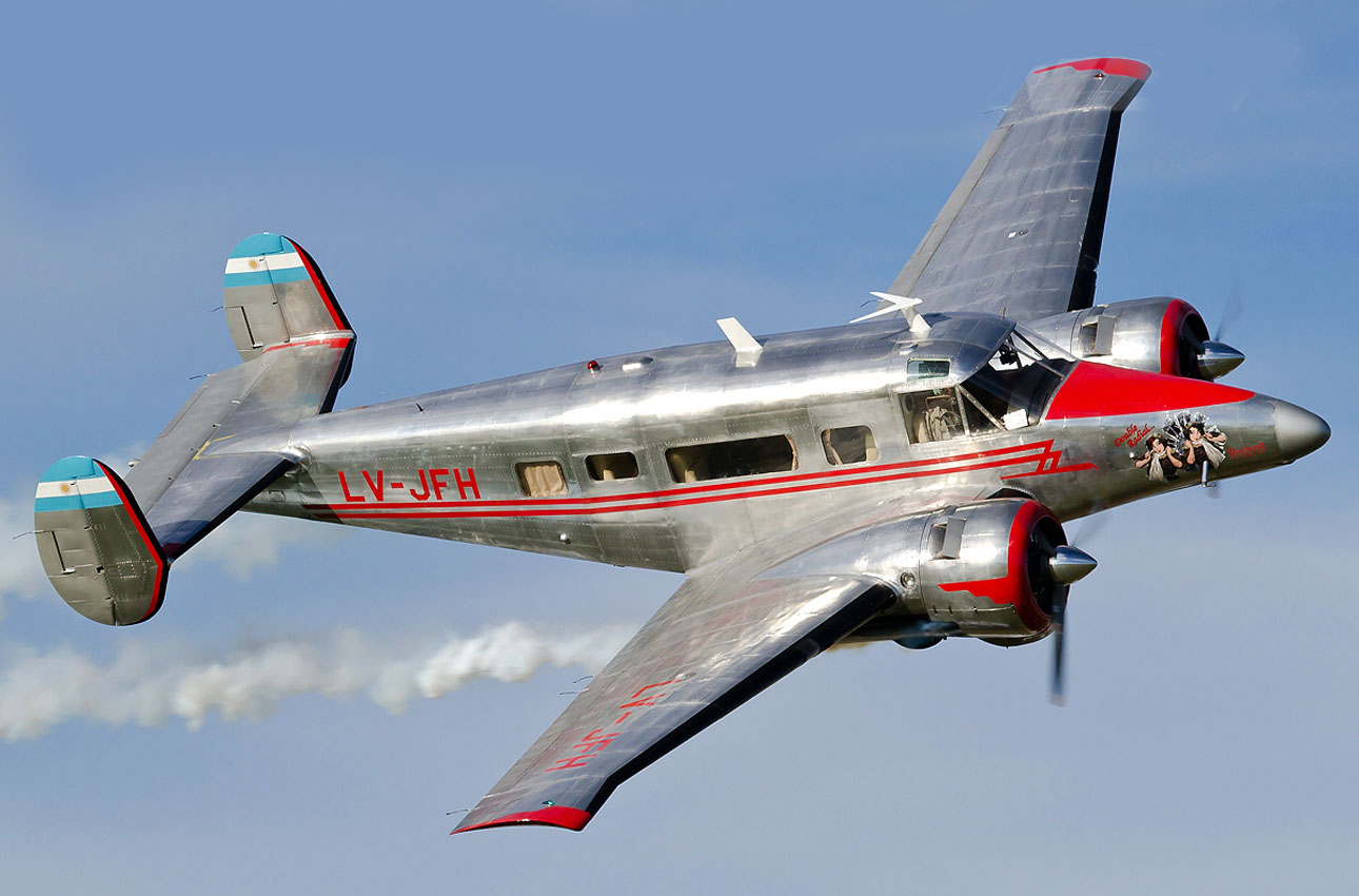 nhungdoicanh: Beechcraft 18 Twin Beech