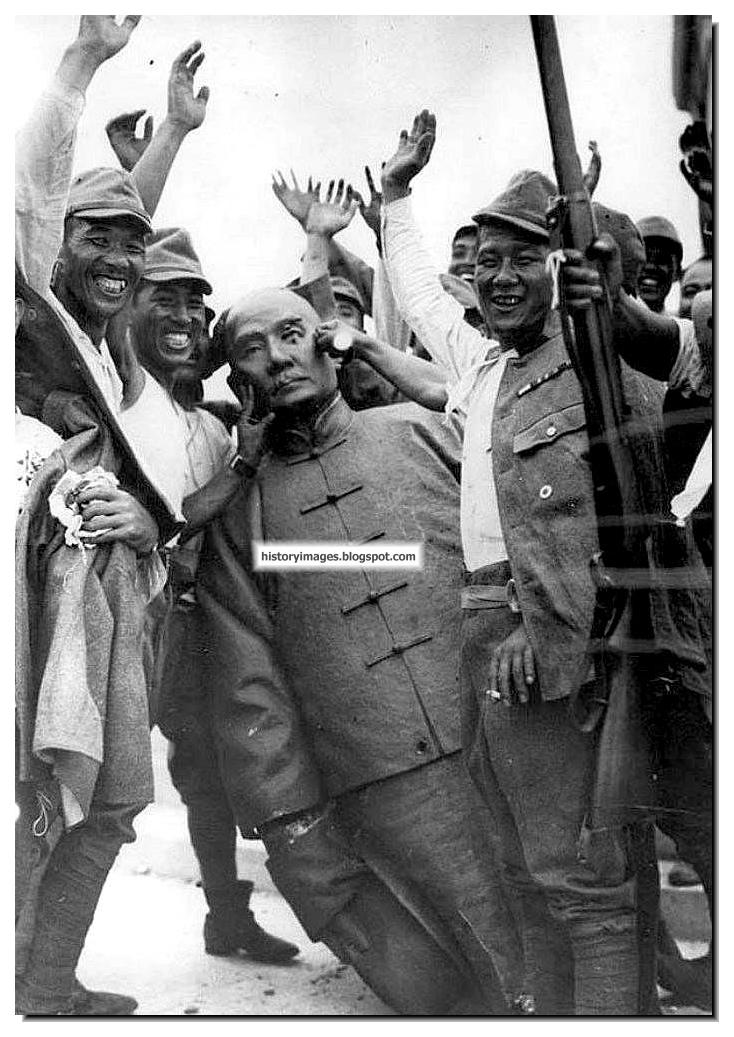 HISTORY IN IMAGES: Pictures Of War, History , WW2: Japanese Invasion Of ...