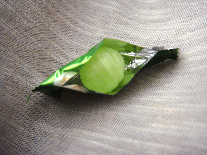 Supersupergirl's Food Reviews: Guava drops - Classic series