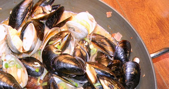 Wish Upon A Dish: Bacon Beer Braised (BBB) Mussels & Clams
