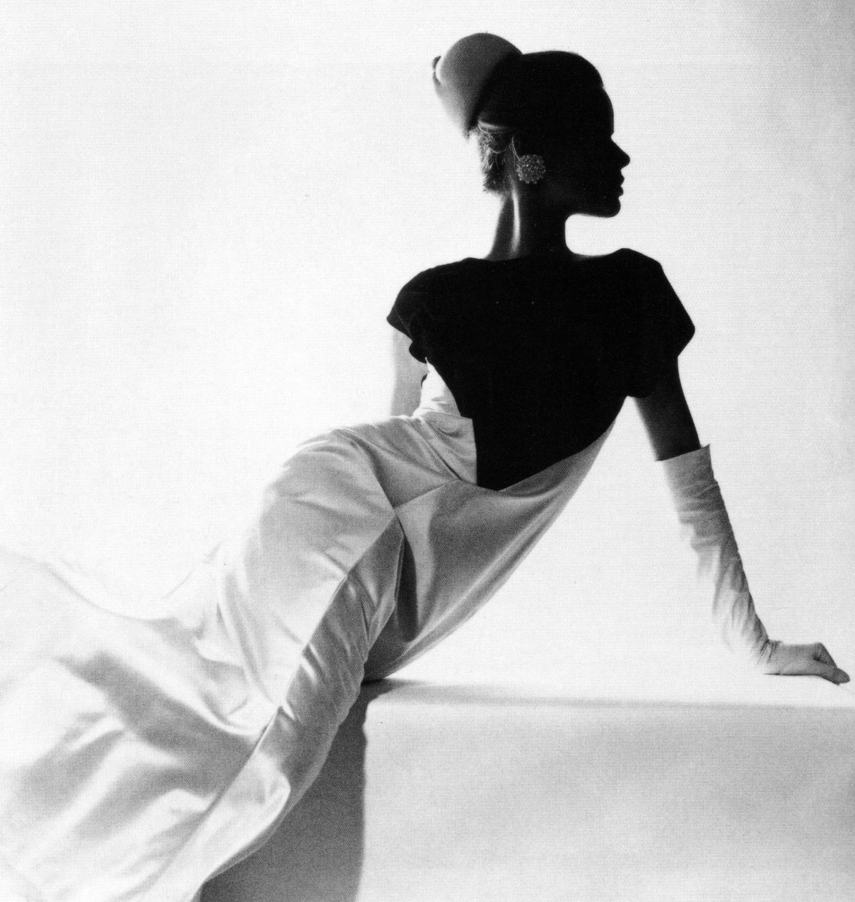 Extraordinary Fashion Photography Taken by Horst P. Horst From Between ...