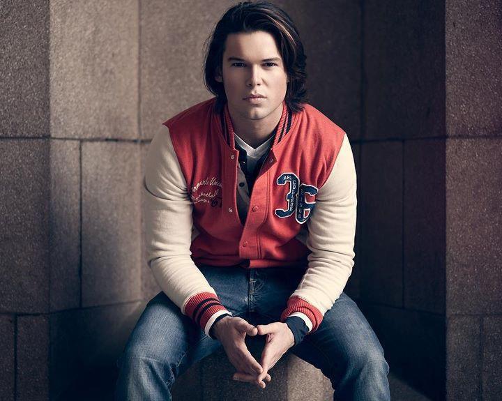 Favorite Hunks & Other Things: Matthew Hartwig for the Win!