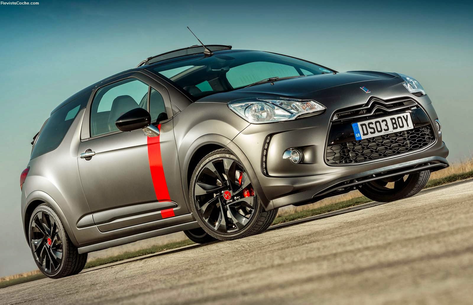Revista Coche: Tuning a lo bestia: Citroen lanza el DS3 Cabrio Racing