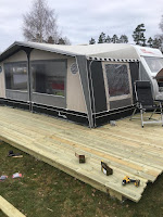 Husvagnsbloggen - Caravan blog: Hur man sätter fast förtältet i trallgolv