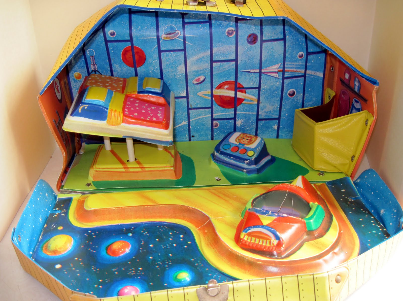 Tracy's Toys (and Some Other Stuff): 1967 Mini-Martians Dolls, House ...