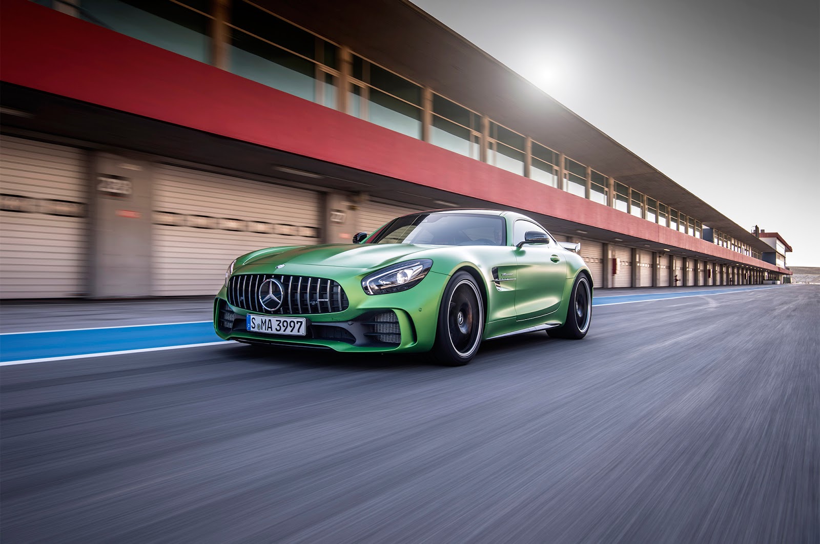 NISMO GT-R Versus Mercy AMG GTR... - LAPAK MOBIL DAN MOTOR BEKAS