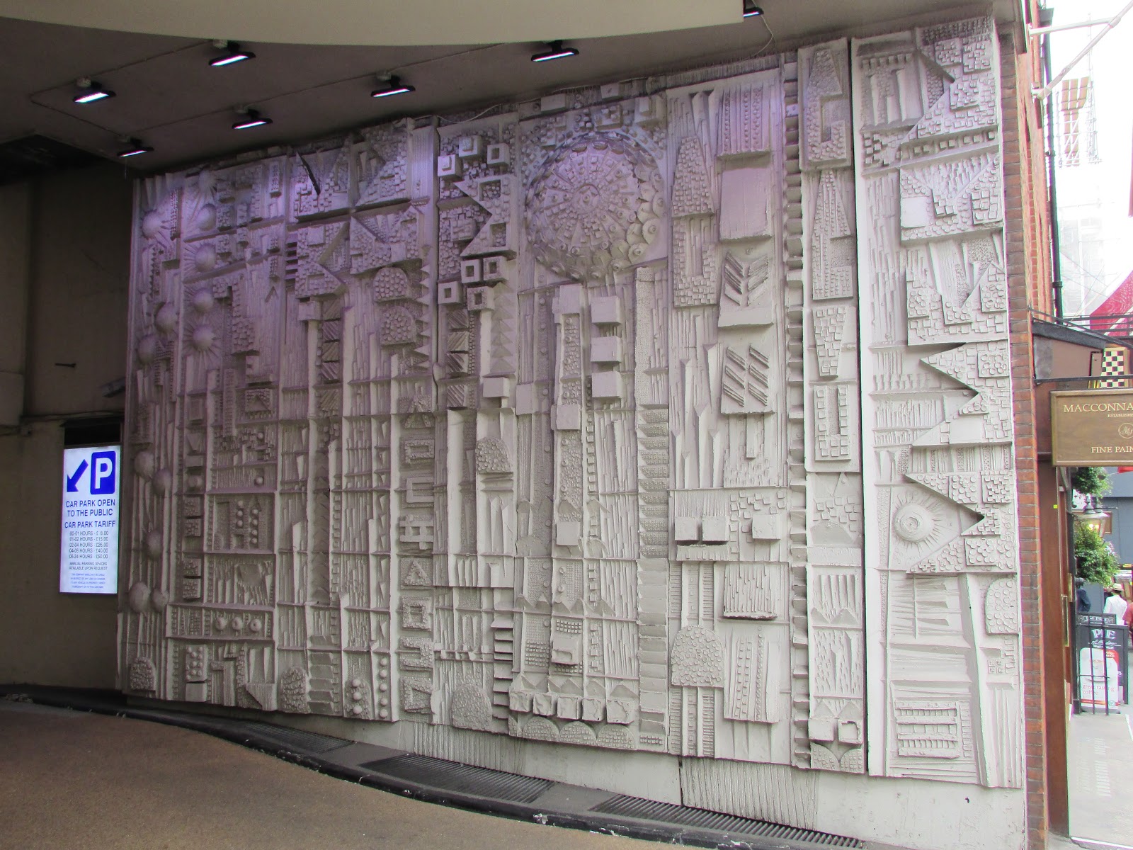 joseph scissorhands: William Mitchell Sculpture - Cavendish Hotel