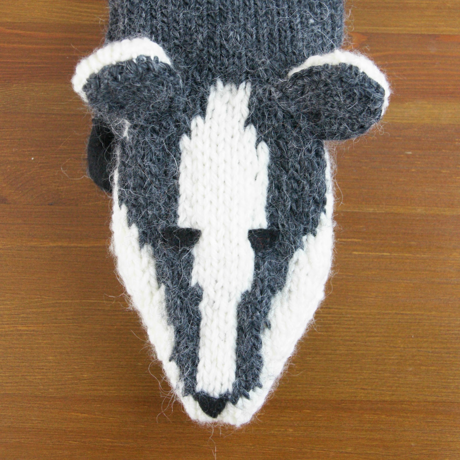SINCERELY LOUISE: WHAT I'VE BEEN KNITTING: BADGER SCARF