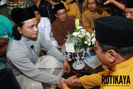 ctnhoney: Gambar Majlis Pernikahan Ana Raffali & Aznaim