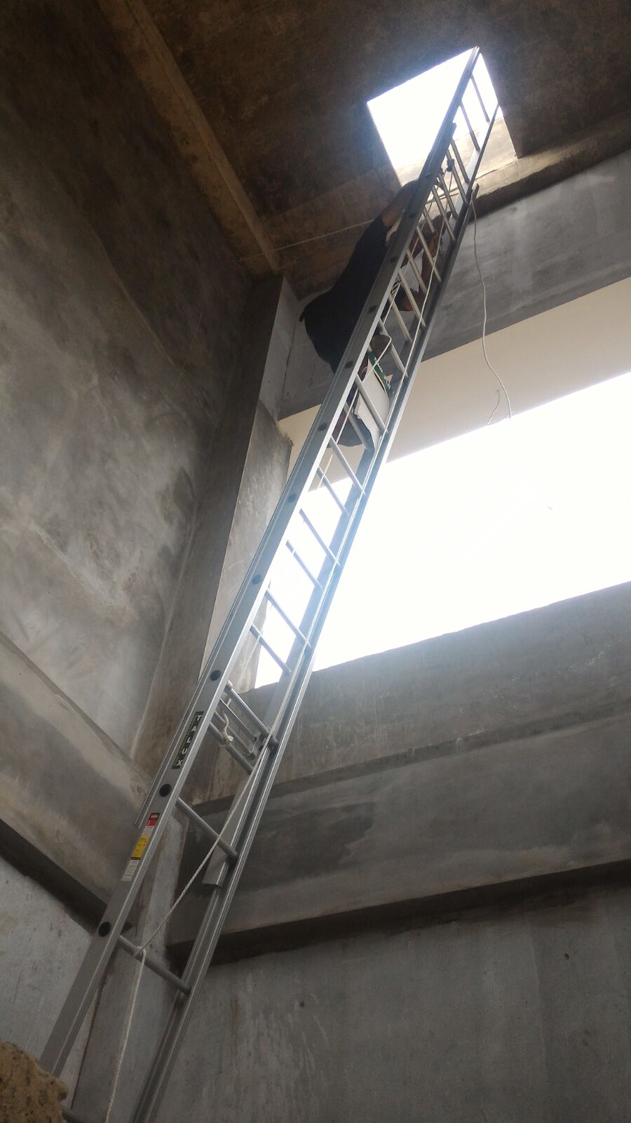Tangga Aluminium dan Fiberglass Lipat| PLN | Sorong | Extension ladder