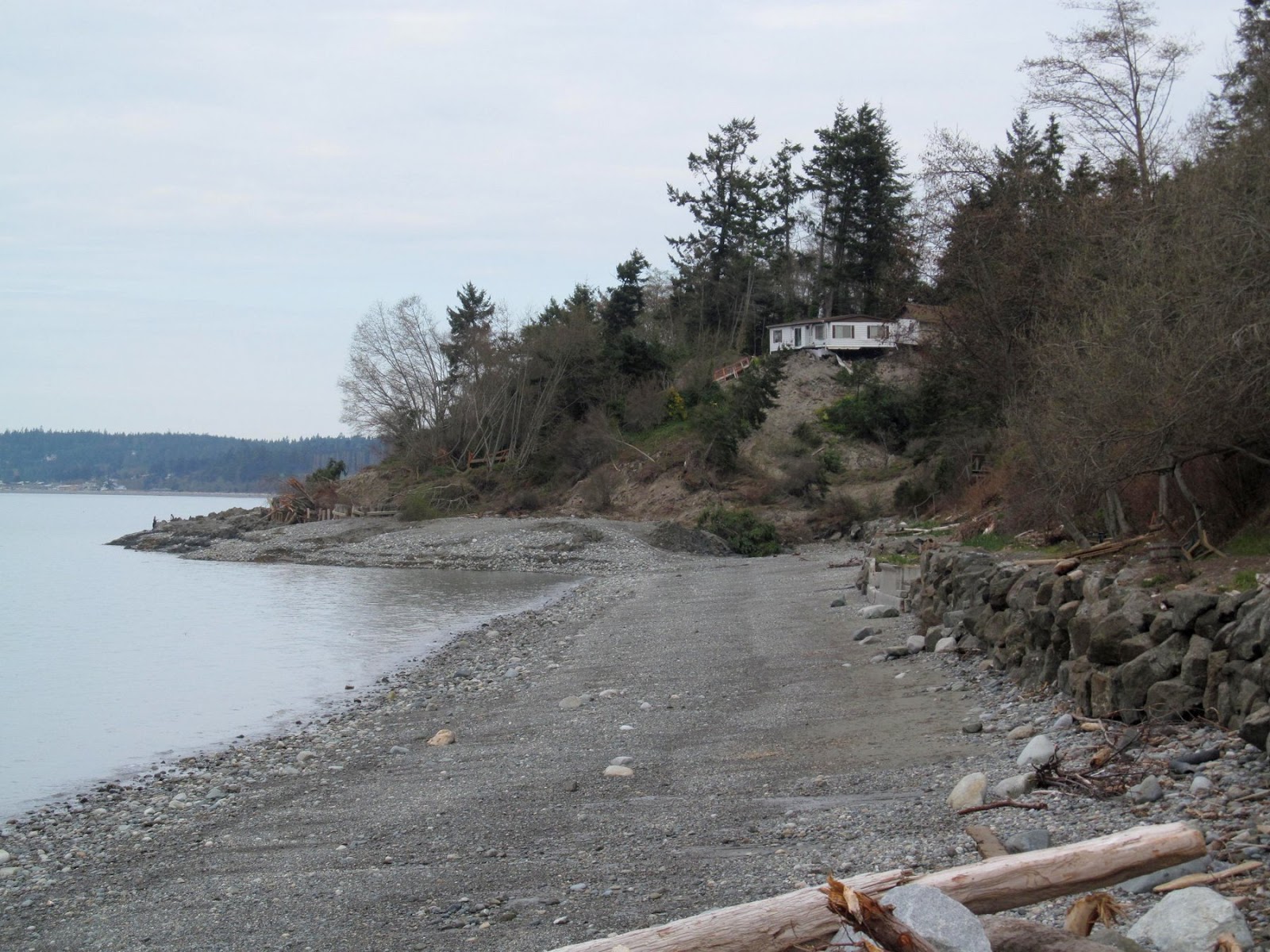 Gravel Beach: Ledgewood Beach